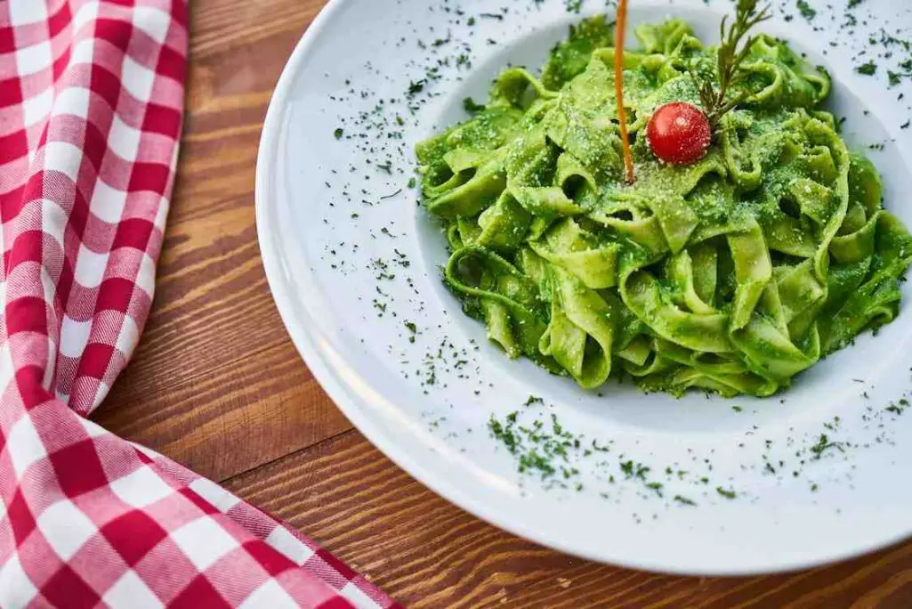 GARLIC SCAPE PESTO RECIPE (10 minutes)